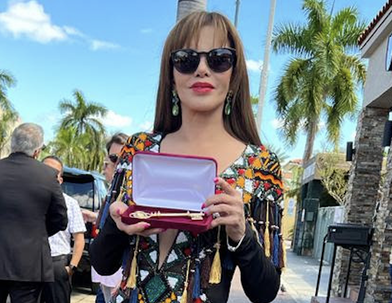 Apapachan a Lucía Méndez en Miami; Le entregan llaves de la ciudad y un ...