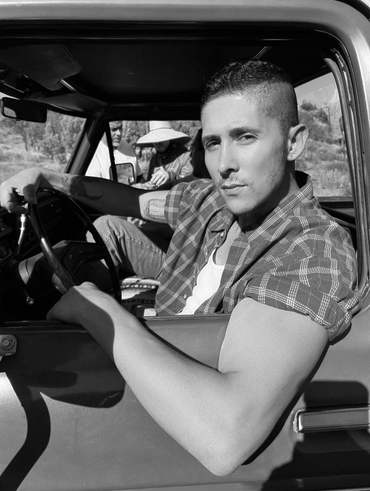 JESSE MEDELES INTERPRETA A ARTURO EN NCIS: ORIGINS | Kiosko Magazine